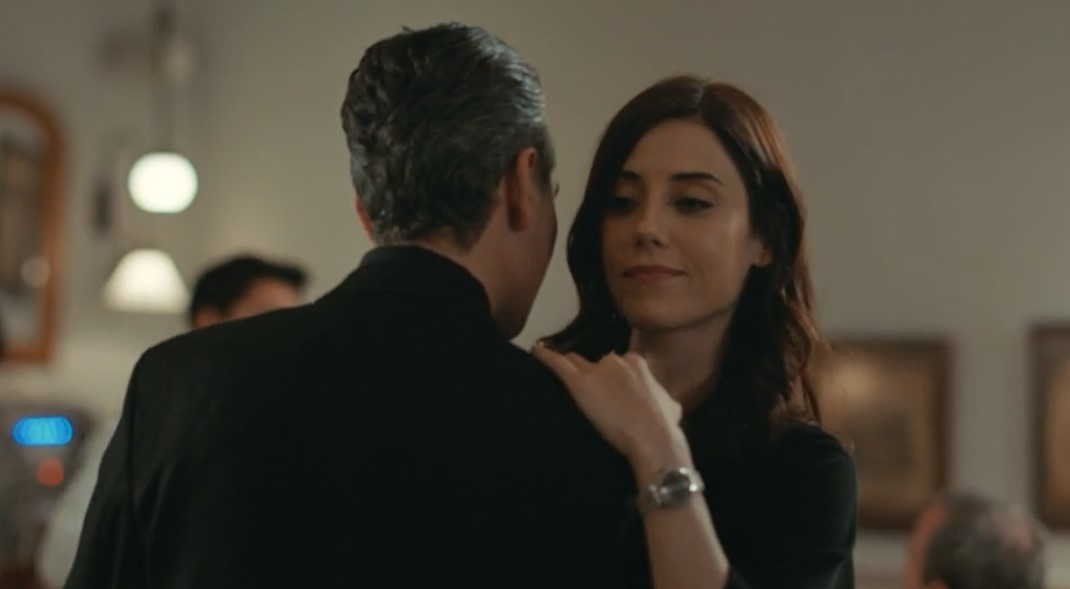 Avance semanal de 'Infiel': Derin besa a Onur, Volkan entra en shock