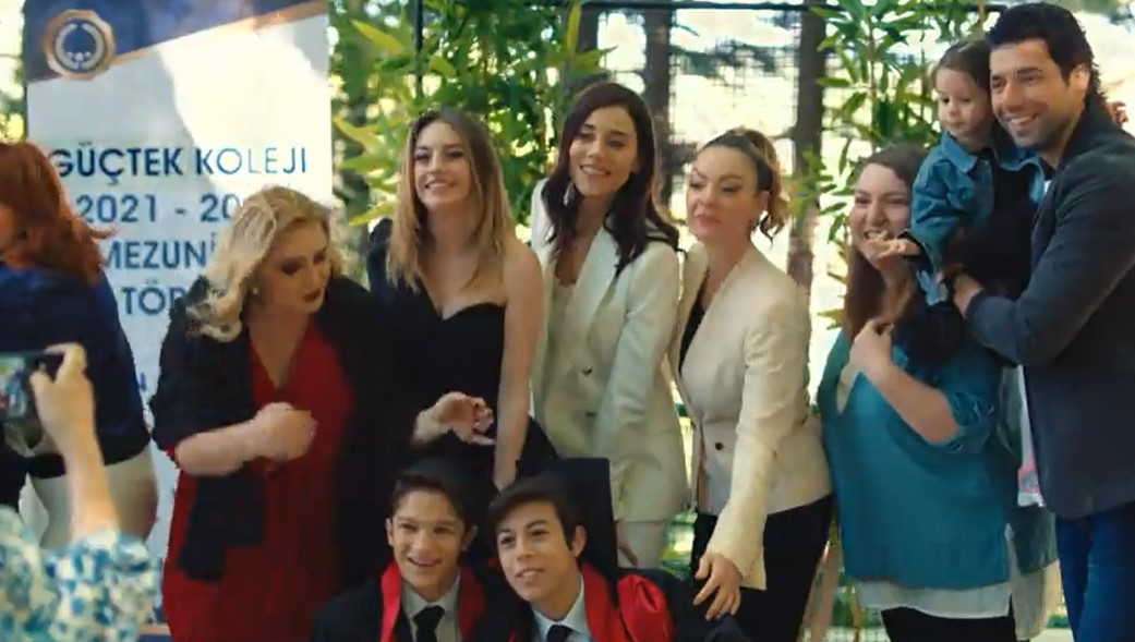 Avance semanal final de 'Infiel': Ali y Zeinep miran la tumba de Volkan ...